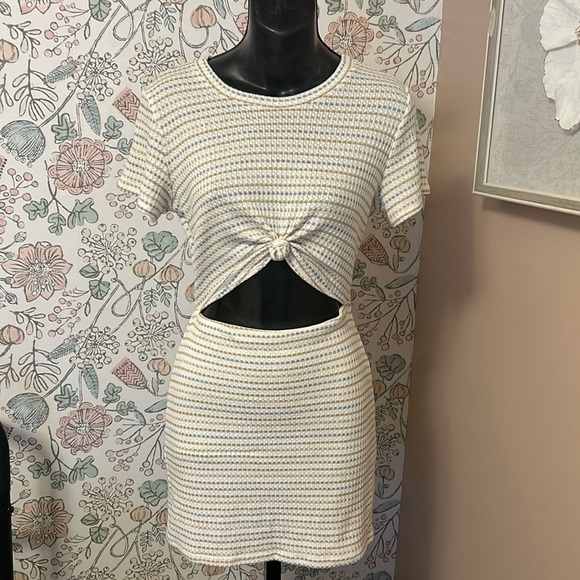 Bailey Rose | Dresses | Bailey Riley Beautiful Mini Dress With Cut Out ...